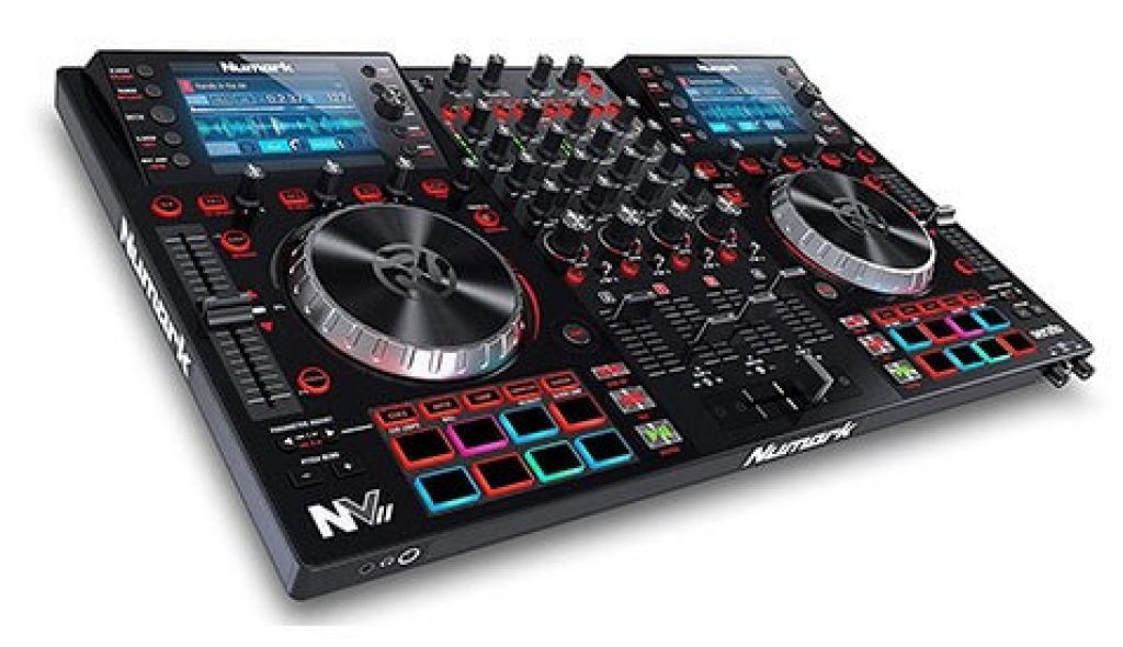 9 Best DJ Controllers of 2025 To Beat Out Your Best Work